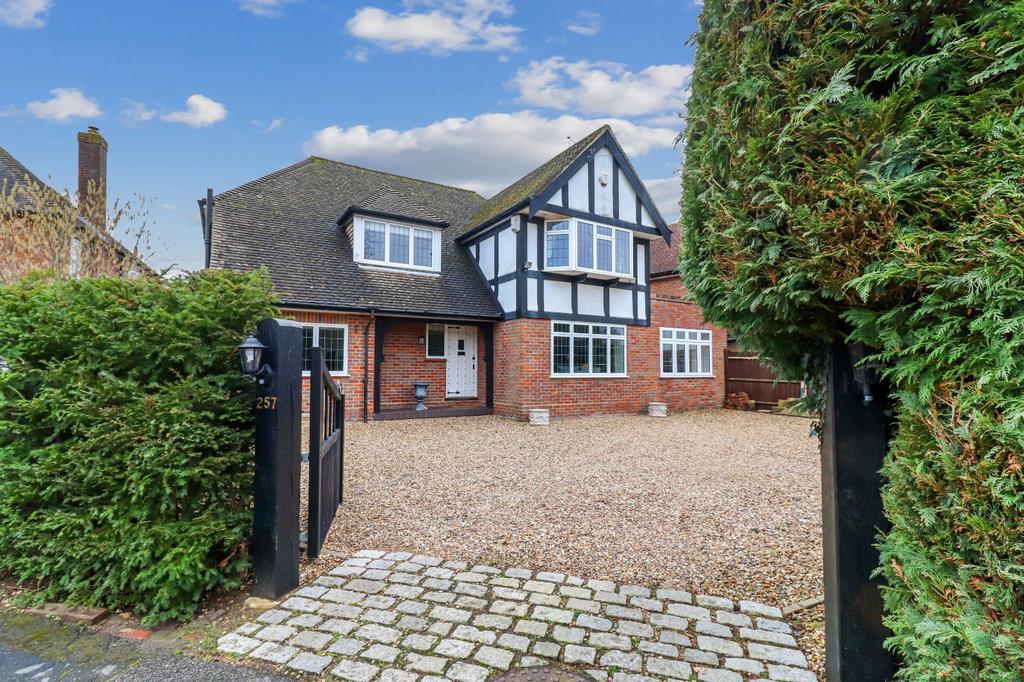 Chartridge Lane, Chesham... 5 bed detached house - £1,125,000