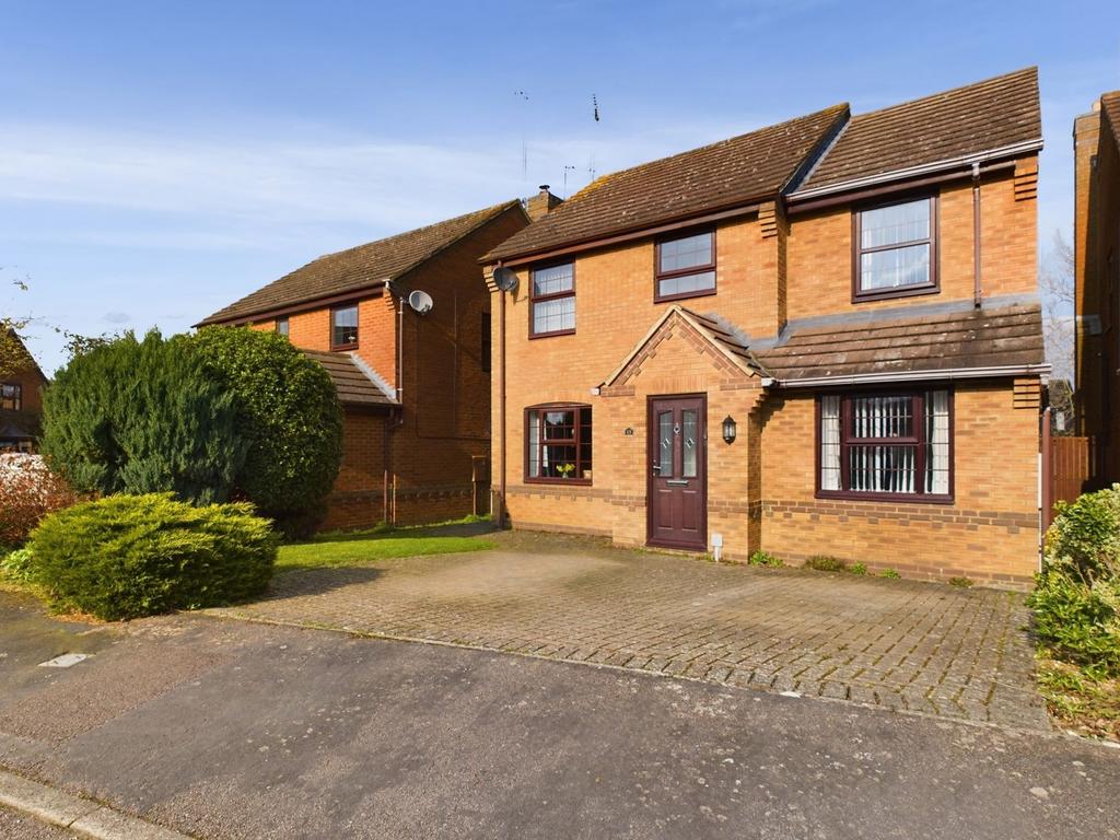 Maple Close, Towcester, NN12 4 bed detached house - £400,000