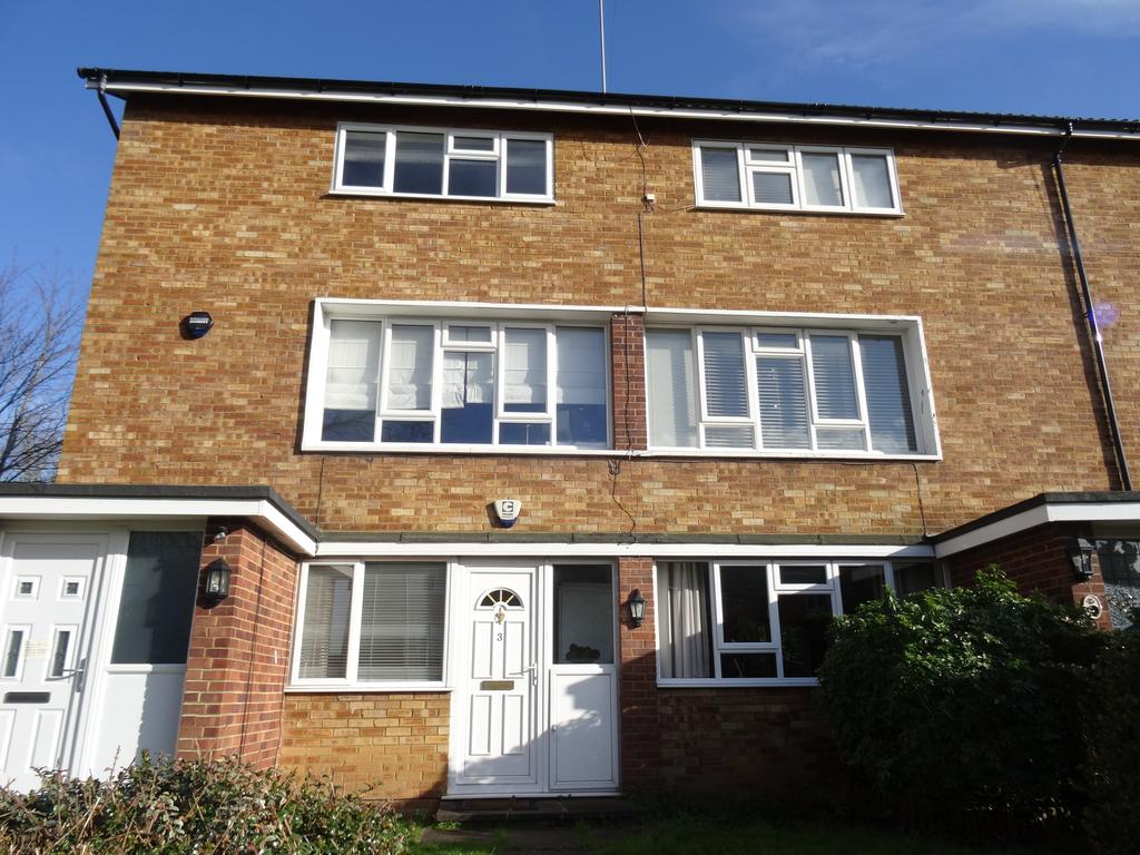 Ardmay Gardens, Surbiton 2 bed flat for sale - £550,000