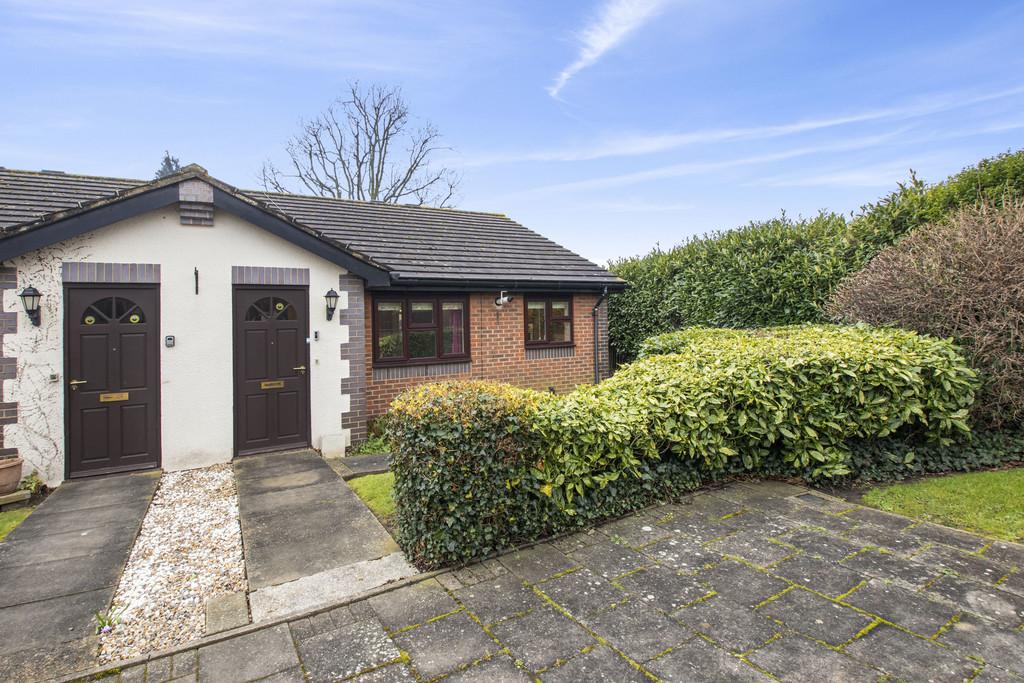 Friars Mews, Eltham SE9 2 bed terraced bungalow - £385,000