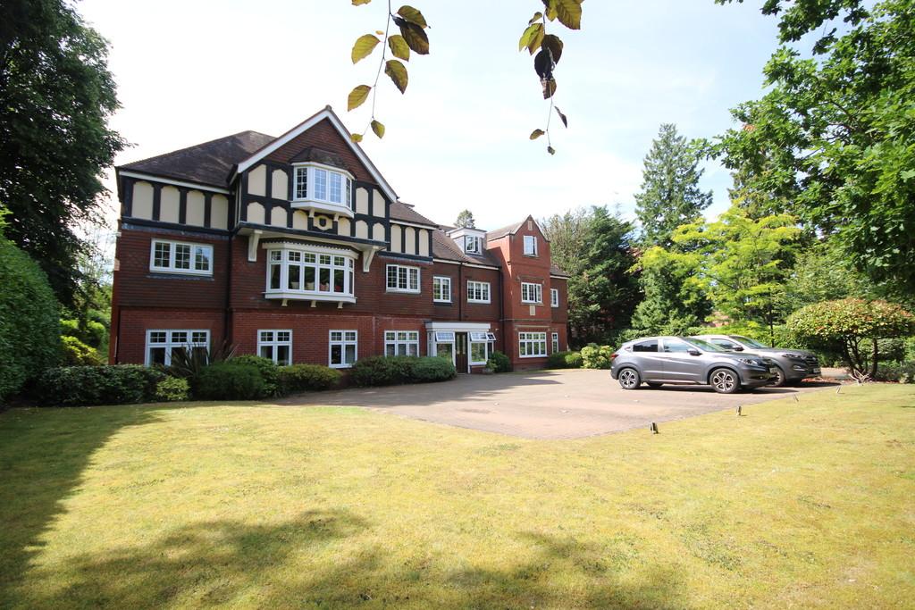 St. Bernards Road, Solihull B92 2 bed apartment - £329,950