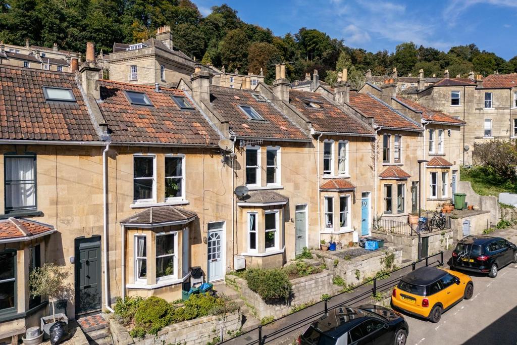 Pera Place, Bath BA1 3 bed terraced house - £595,000
