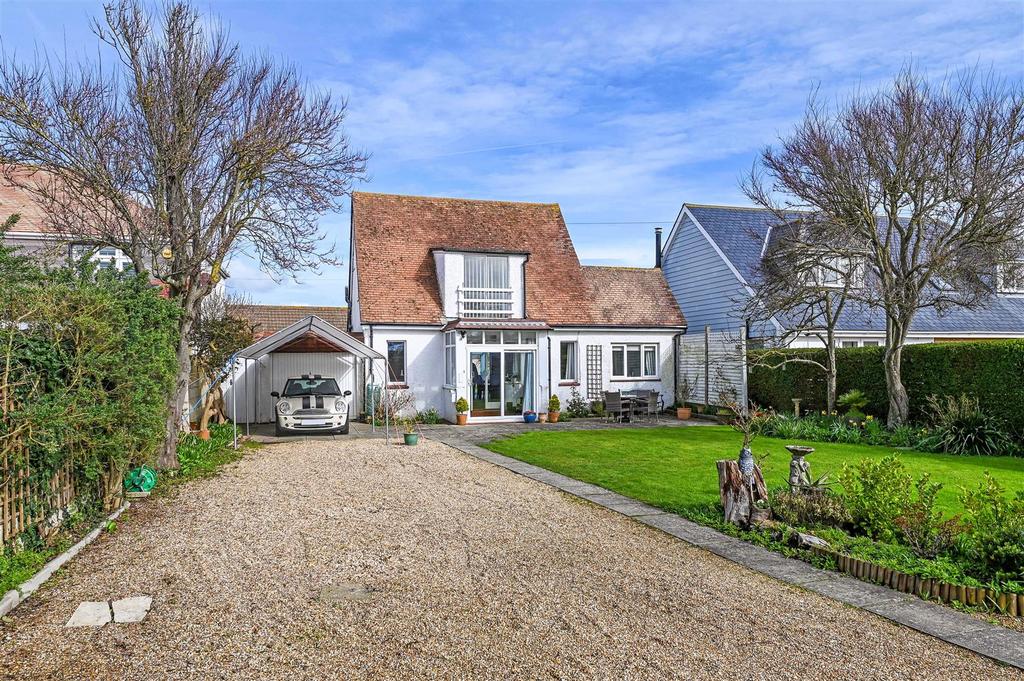 Cakeham Road, West Wittering, Nr... 3 bed detached house - £585,000