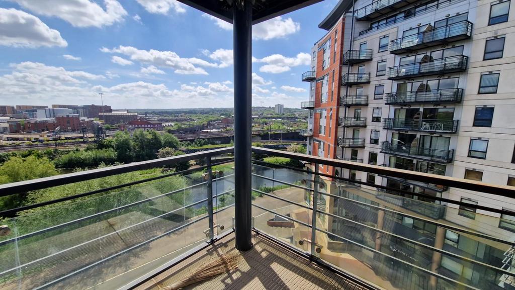 Whitehall Waterfront, 2 Riverside Way, Leeds 2 bed flat to rent - £ ...