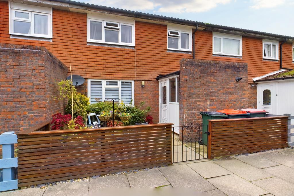Salvington Road, Bewbush RH11 3 bed terraced house - £315,000