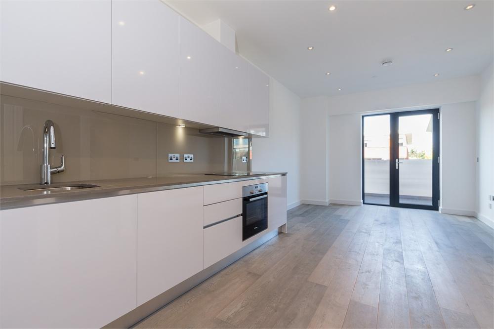 Bath Road, Slough SL1 2 bed apartment - £1,500 pcm (£346 pw)