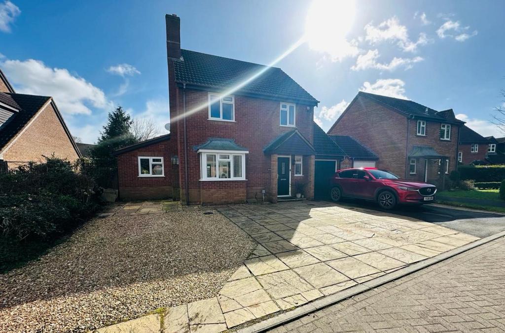 Moorlands, Tiverton EX16 4 bed detached house - £460,000
