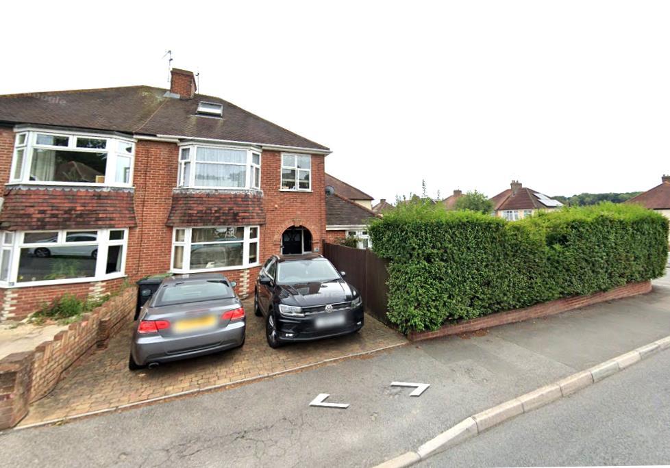 Rydes Hill Road, Guildford GU2 4 bed semi-detached house - £2,150 pcm ...