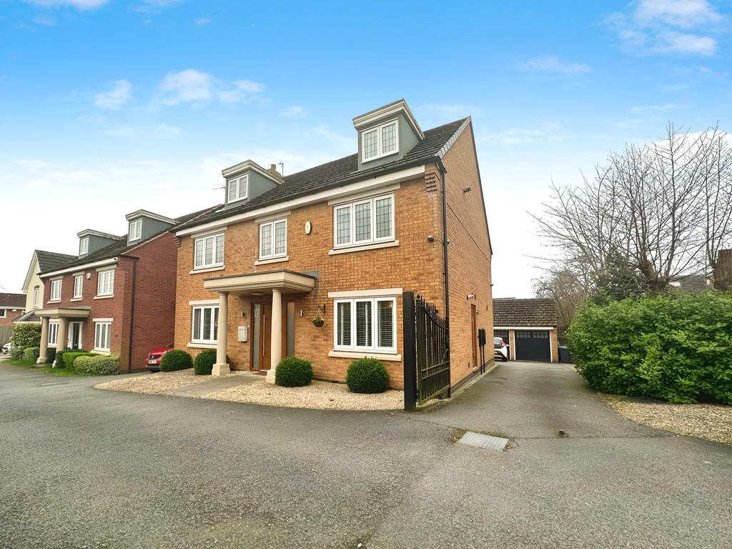 Hough Way, Wolverhampton WV11 5 bed detached house - £550,000