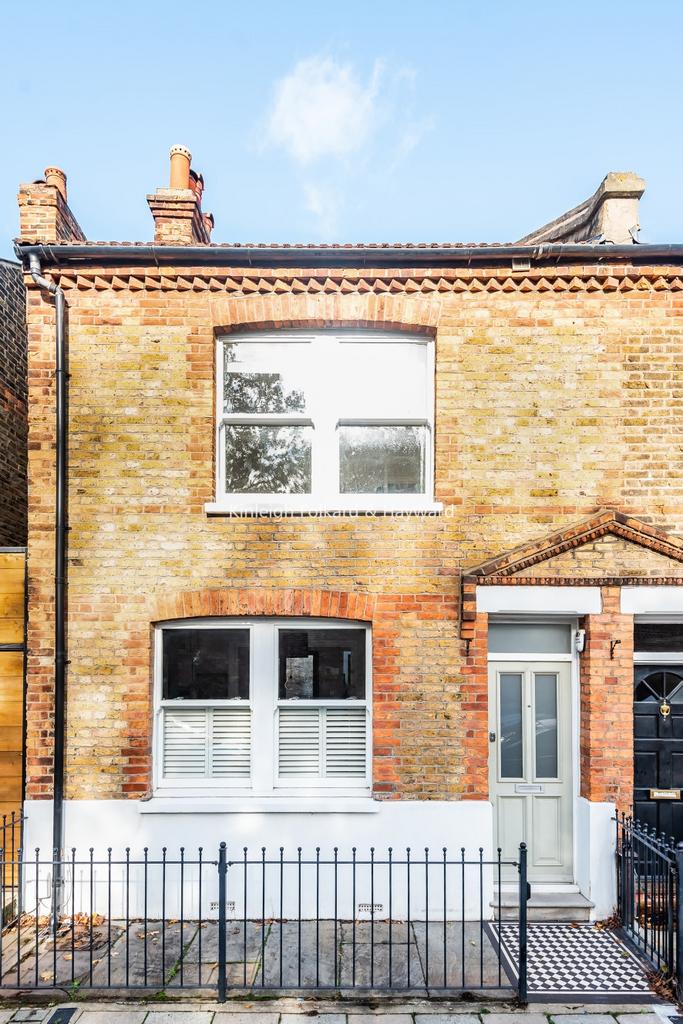 Robson Road London SE27 3 bed house - £2,600 pcm (£600 pw)