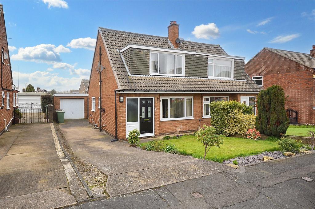 Ledston Avenue, Garforth, Leeds 3 bed semi-detached house - £230,000