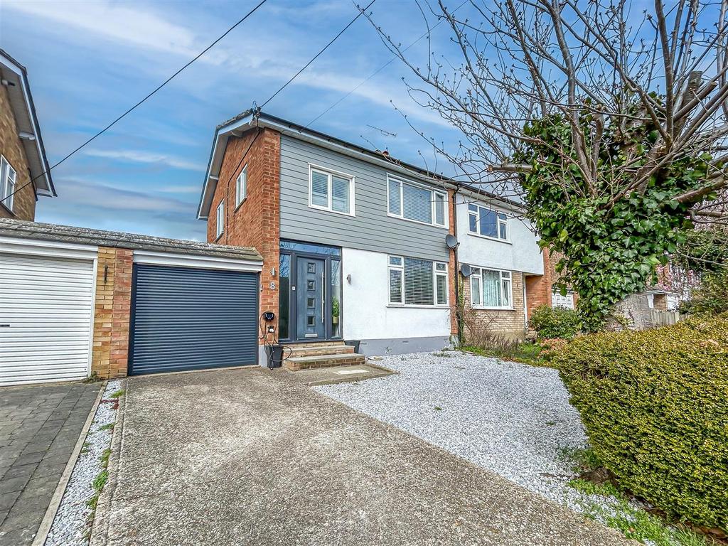 Hockley Rise, Hockley SS5 3 bed semi-detached house - £400,000