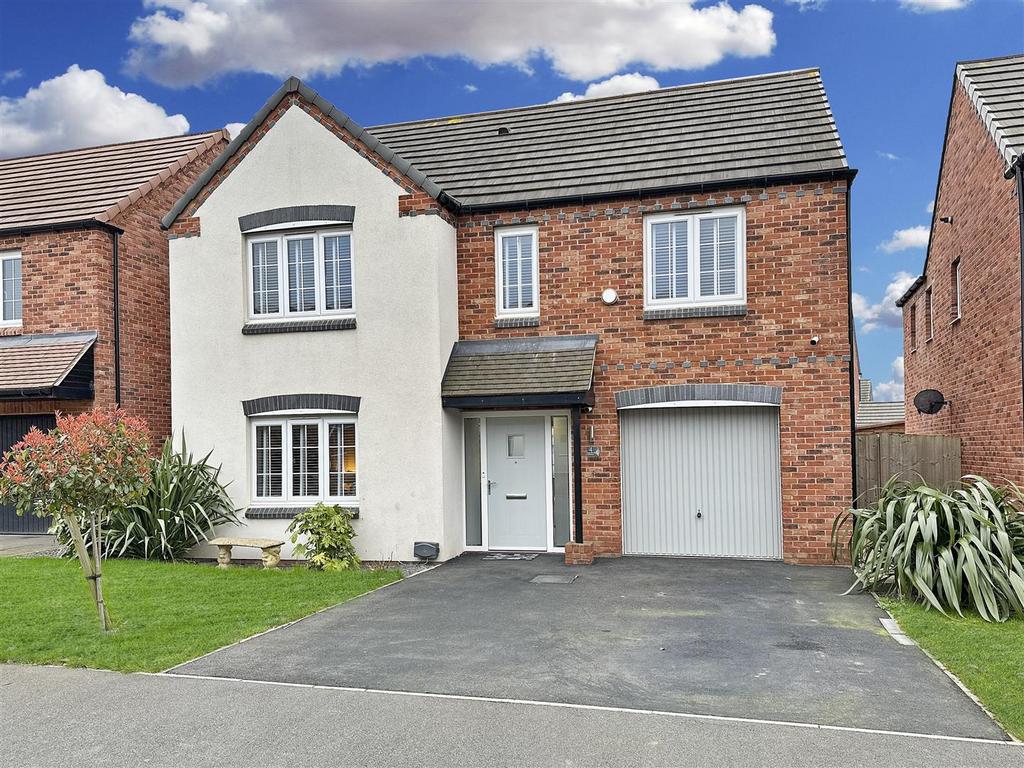 Cotton Drive, Middlebeck, Newark 4 bed detached house - £360,000