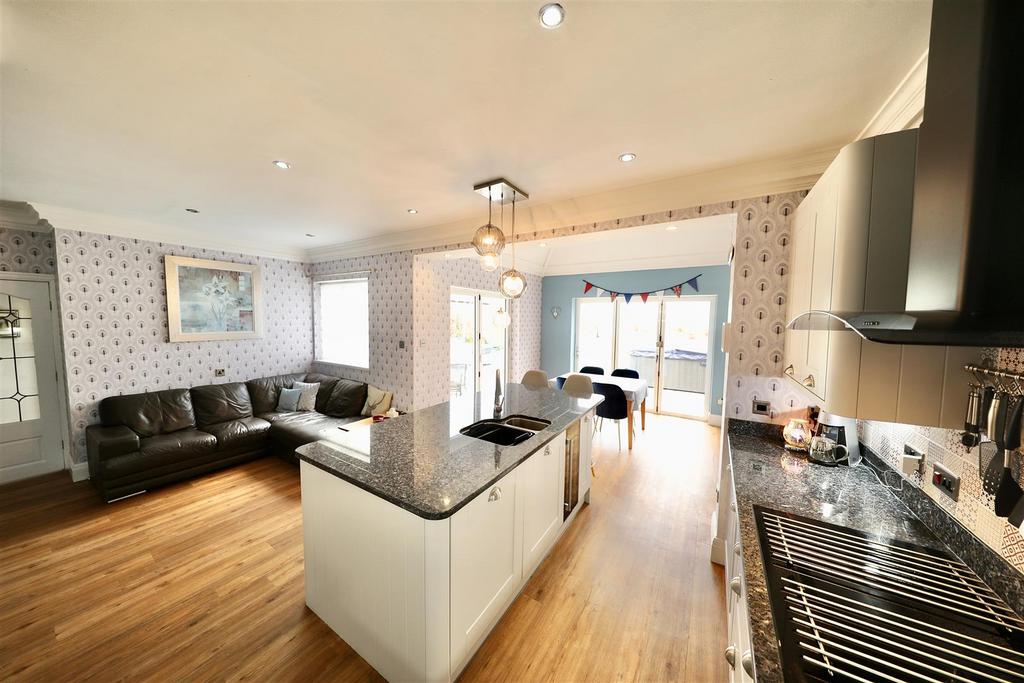 Eastfield Road, Keyingham, Hull 5 bed detached house for sale - £450,000