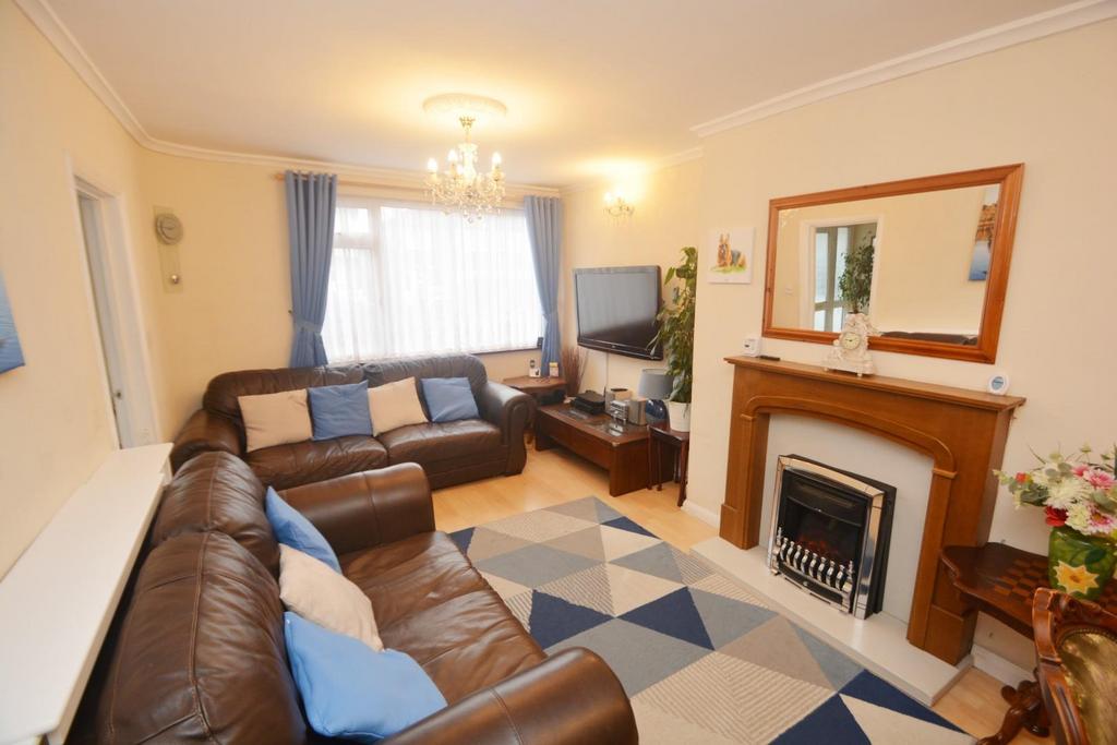 Holyrood Avenue, South Harrow, HA2 8UD 4 bed semi-detached house - £540,000