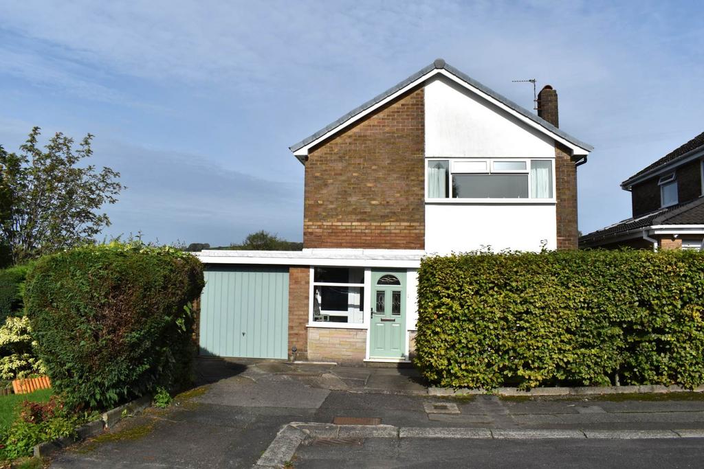 Ash Grove, Bolton BL2 3 bed detached house - £295,000
