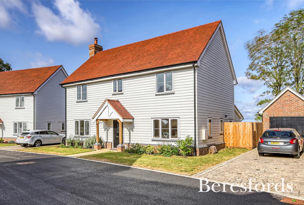 Scholars Close, Felsted, CM6 4 bed detached house for sale - £895,000