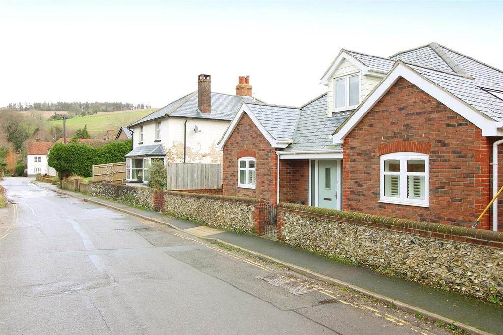 East Meon, Petersfield, Hampshire, GU32 3 bed detached house - £1,995 ...