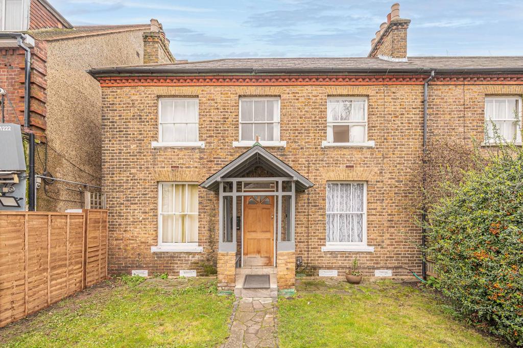 The Burroughs, Hendon, London, NW4 4 bed house for sale - £675,000
