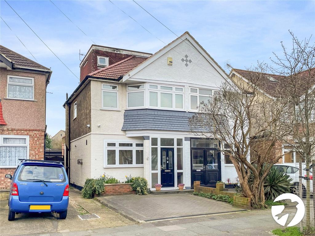 Hallford Way, West Dartford, Kent, DA1 3 bed semi-detached house - £475,000