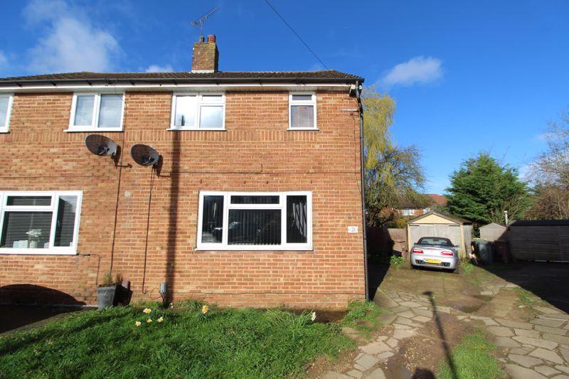 Eastfield Close, Luton 3 bed semi-detached house - £280,000