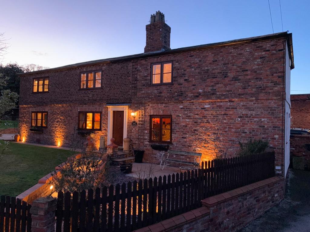 Hoole Bank, Hoole Village, Chester... 4 bed detached house for sale - £ ...