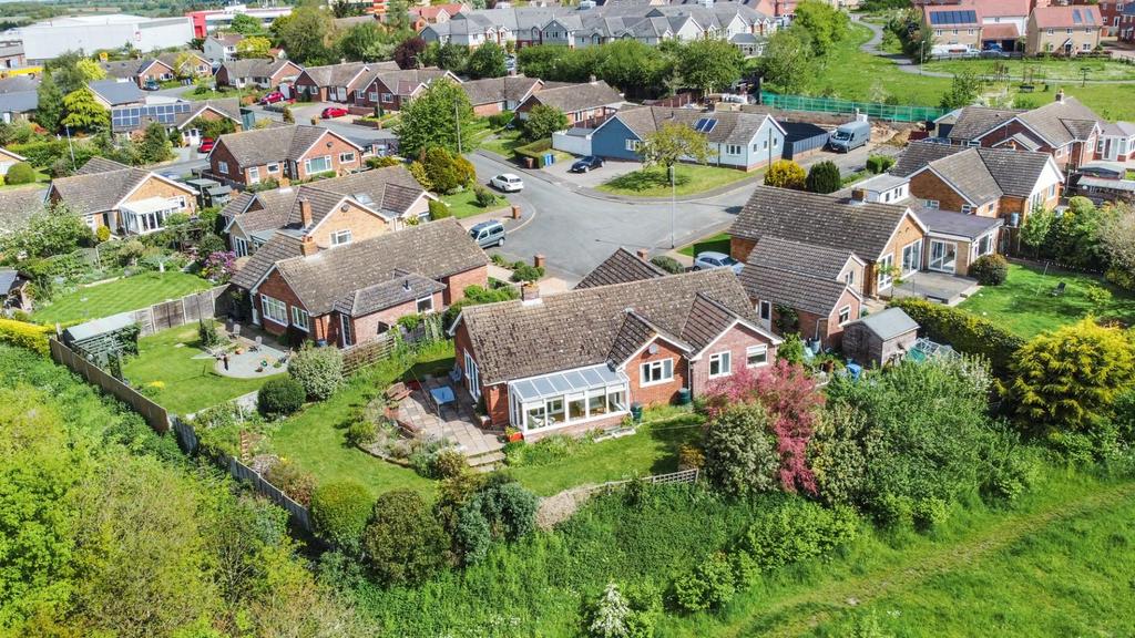 Ramsey Road, Hadleigh IP7 3 bed detached bungalow - £425,000