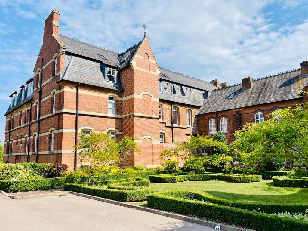 Frome Court, Bartestree, Hereford, HR1 2 bed flat - £199,500