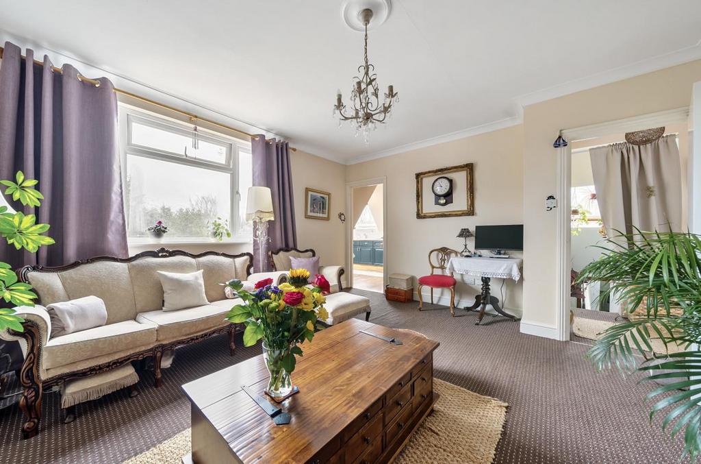 Canadian Avenue, London, SE6 3AS 2 bed flat for sale - £400,000