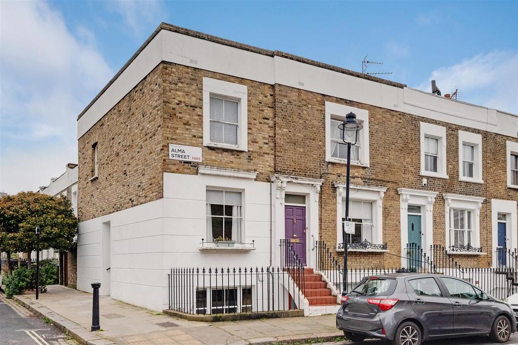 Alma Street, London 2 bed flat - £775,000