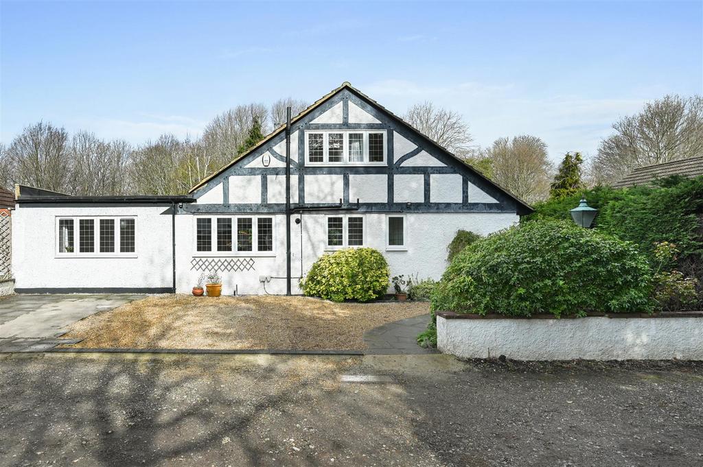 Croydon Road, Wallington SM6 4 bed detached house - £850,000