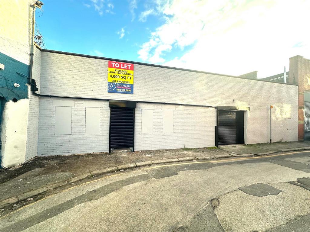 Millwright Street, Leeds Property - £1,829 pcm (£422 pw)
