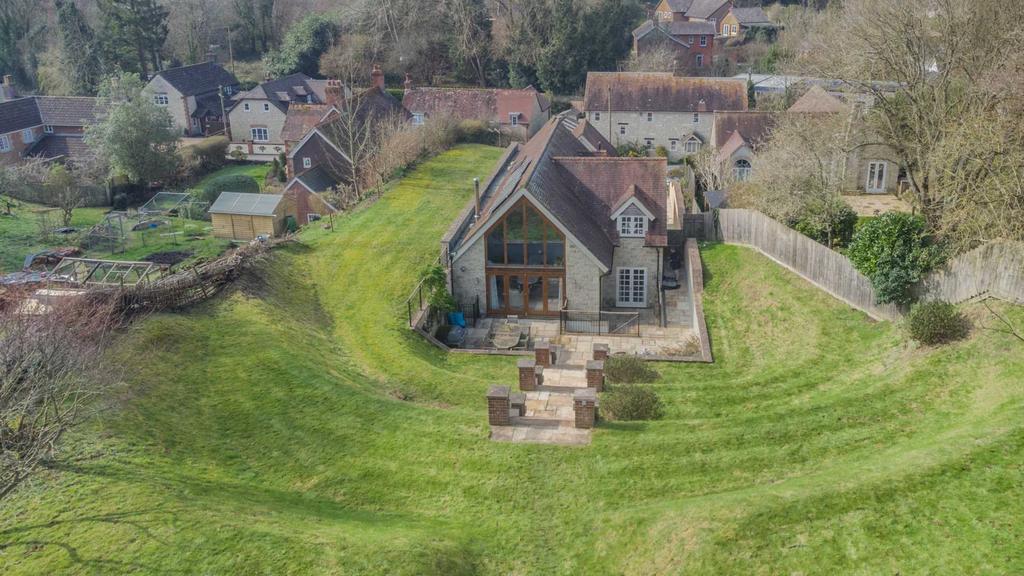 Fovant 4 bed detached house - £985,000