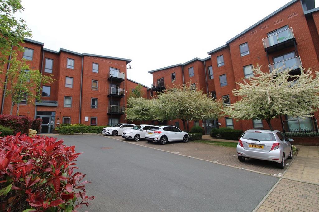 Bouverie Court, Leeds 2 bed flat - £155,000