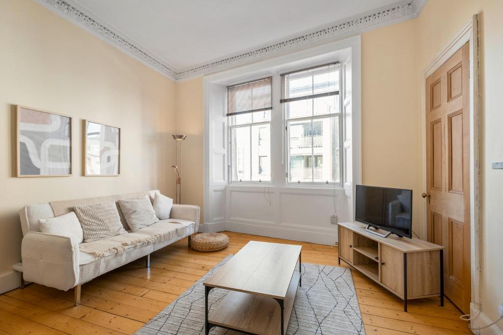 Eyre Terrace, New Town, Edinburgh, EH3 2 bed flat - £1,275 pcm (£294 pw)