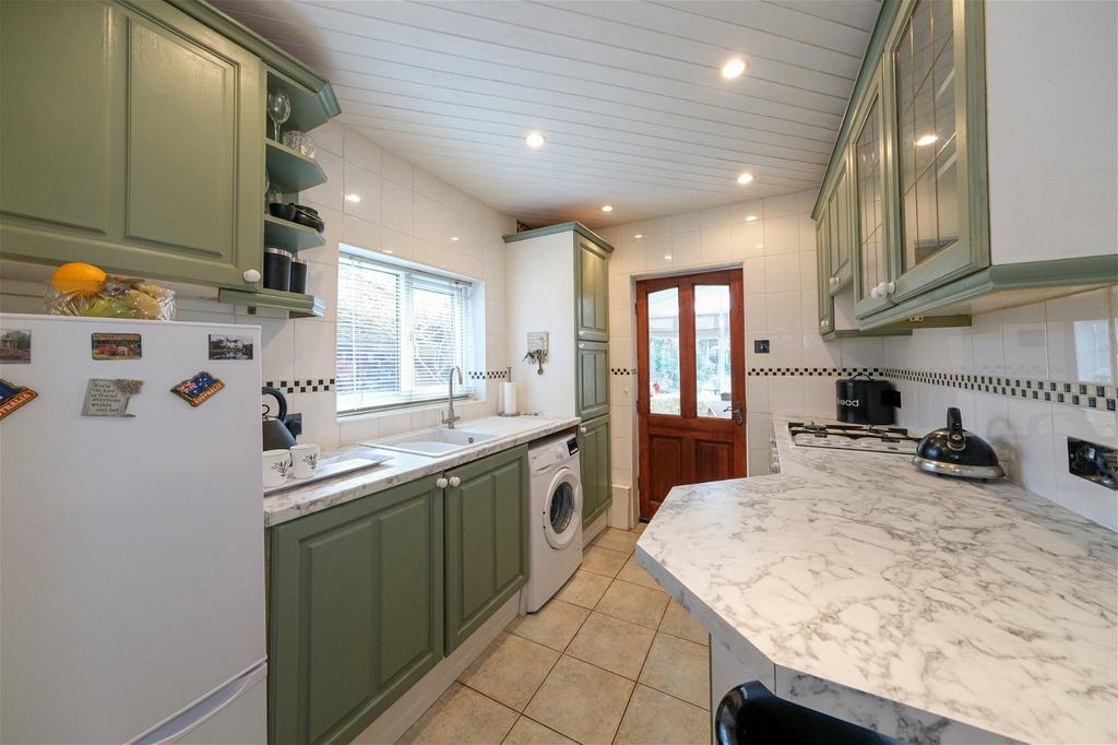 Reddish Lane, Lymm WA13 2 bed end of terrace house for sale - £285,000