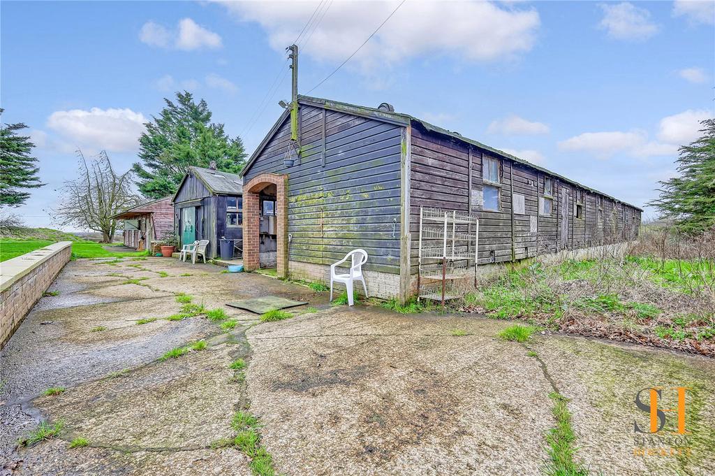Tile Works Lane, Rettendon Common... Equestrian property - £450,000