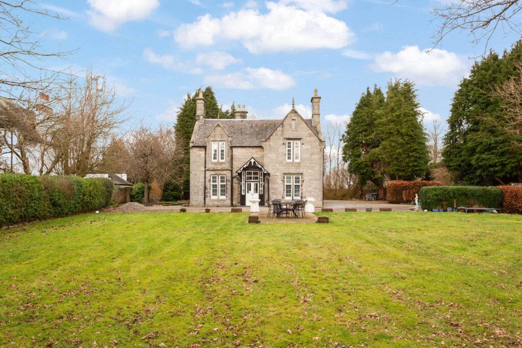 Dunmore Villa, Dunmore, FK2 4 bed detached house for sale - £590,000