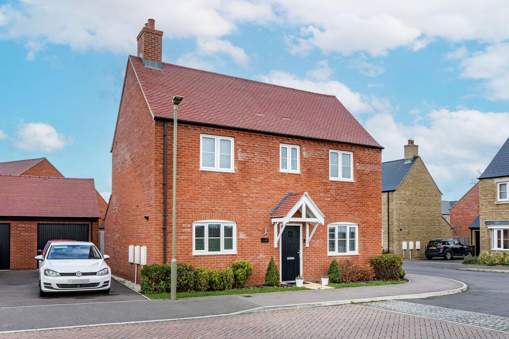 Ambrosden, Bicester OX25 4 bed detached house for sale - £540,000