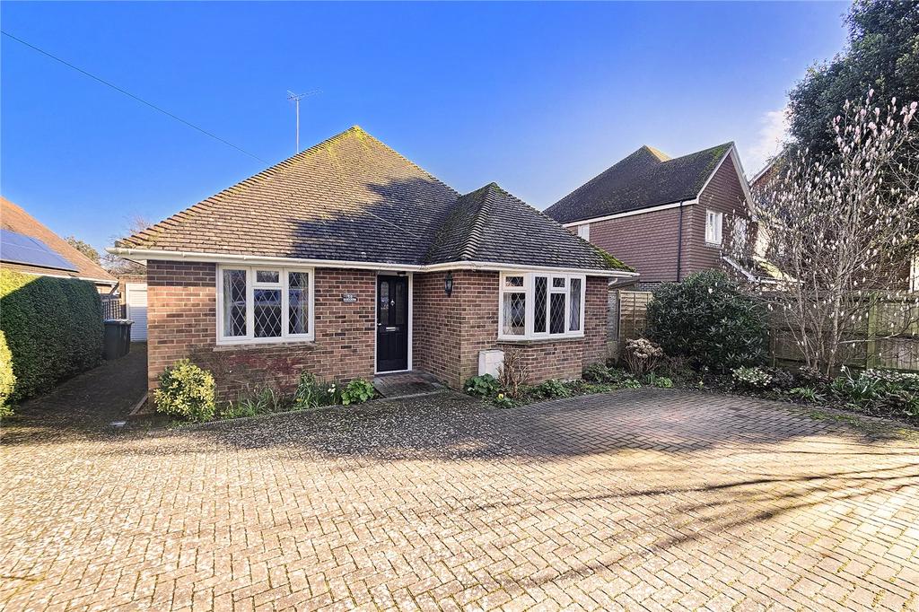 Woodlands Avenue, Rustington... 3 bed bungalow - £475,000
