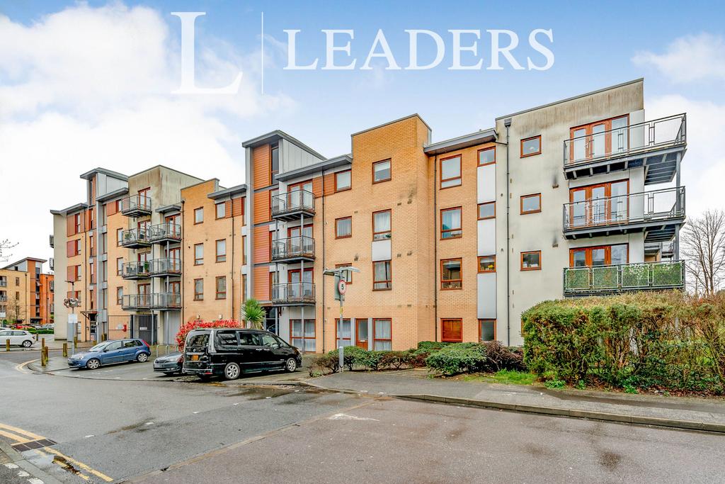 Commonwealth Drive, Crawley 2 bed apartment - £1,550 pcm (£358 pw)