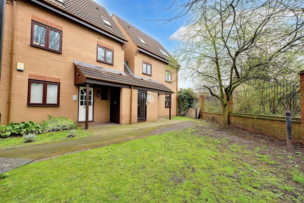 Plover Wharf, Nottingham 2 bed flat - £180,000