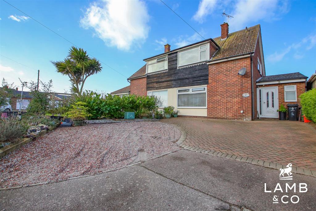 Manfield Gardens, St. Osyth CO16 4 bed semi-detached house for sale - £ ...