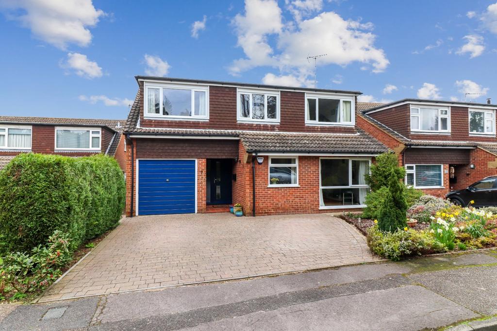 White Hill Close, Chesham, HP5 4 bed detached house - £900,000