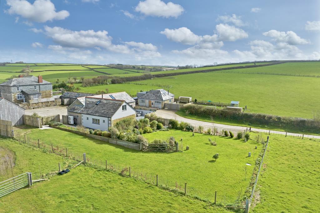 Polglaze Barn, St Mabyn, PL30 4 bed barn conversion - £860,000
