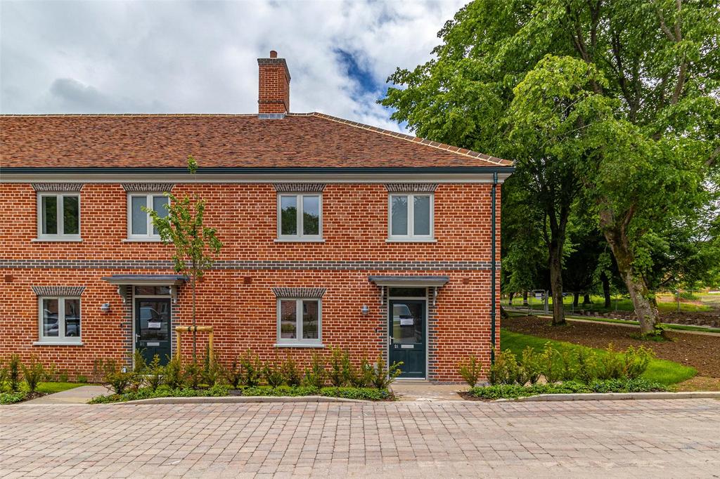 House 16, Chiseldon SN4 3 bed end of terrace house - £450,000