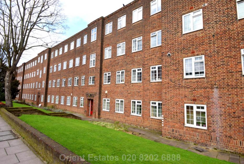 Burham Court, London 2 bed flat - £350,000