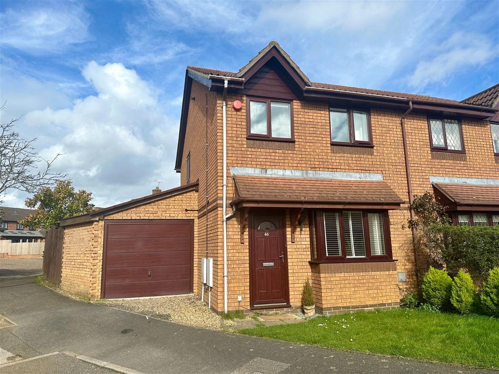 Claregate, Northampton NN4 3 bed semi-detached house - £280,000