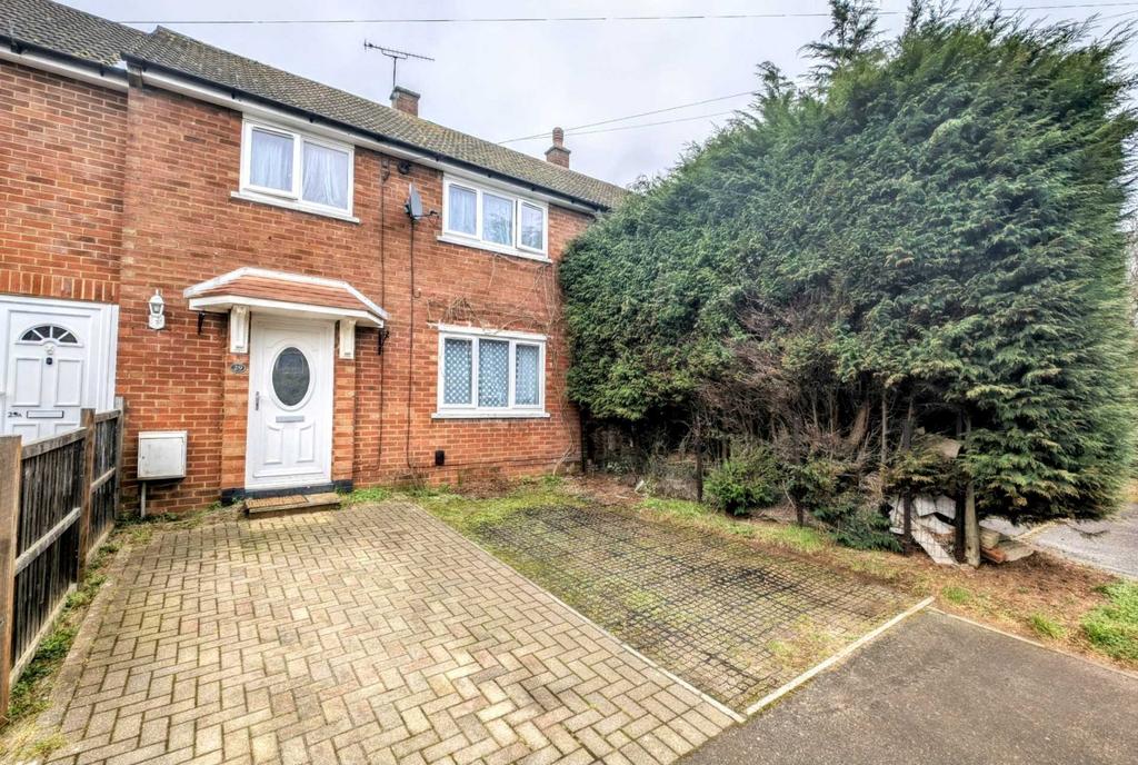 Sutton Field, Bordon GU35 3 bed terraced house - £295,000