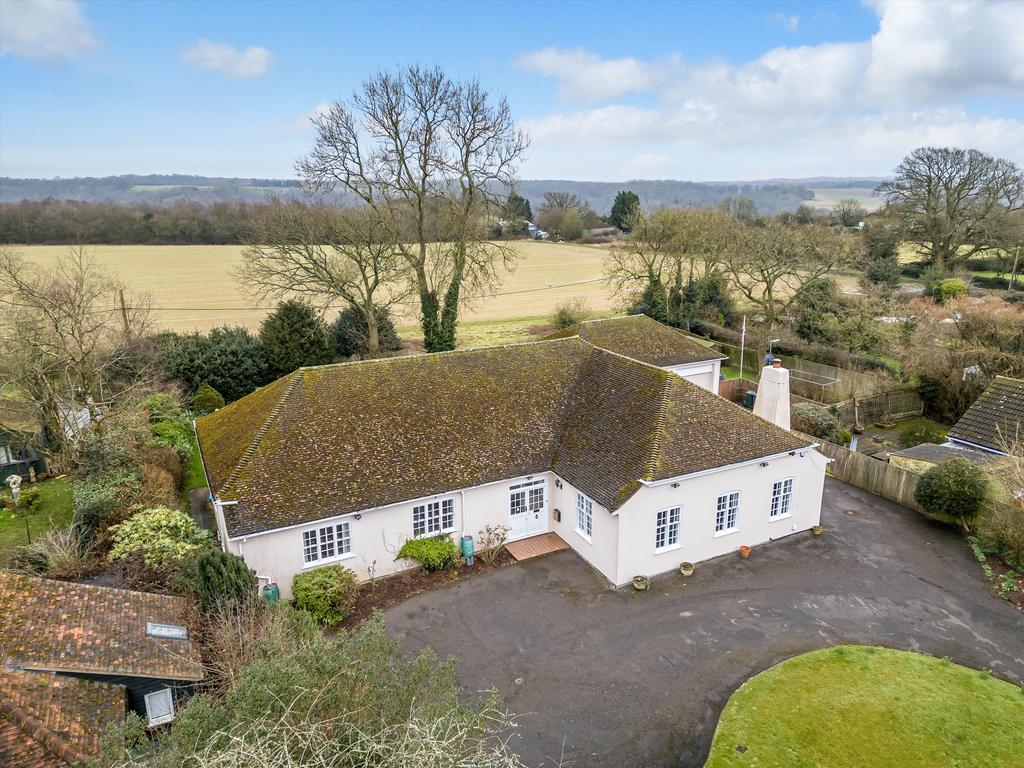 Ibstone, High Wycombe... 4 bed bungalow - £1,400,000